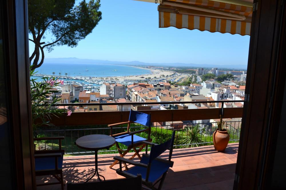 Catarina Dos - L'Estartit, Center