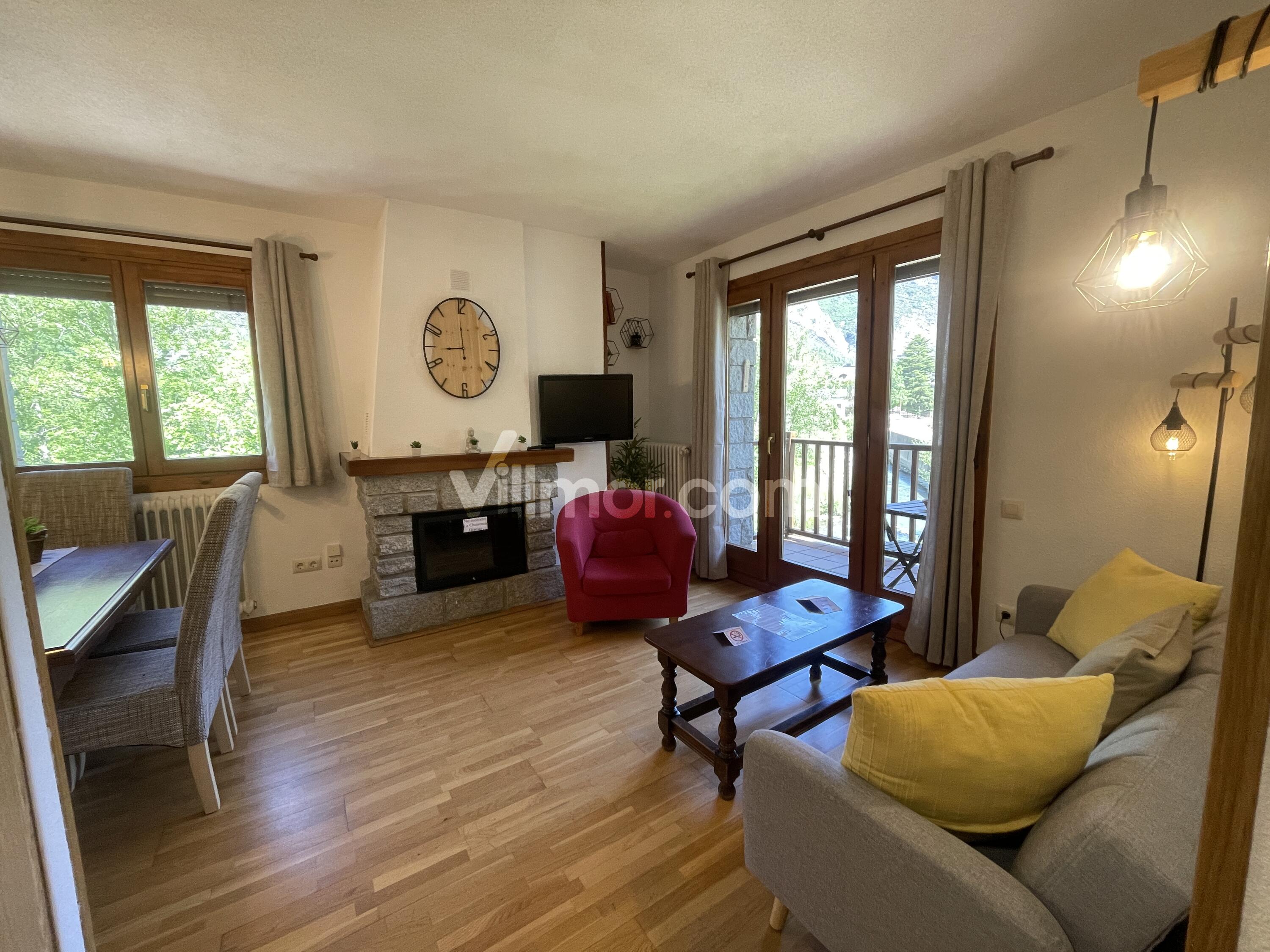 B13 - Edificio La Granja Benasque