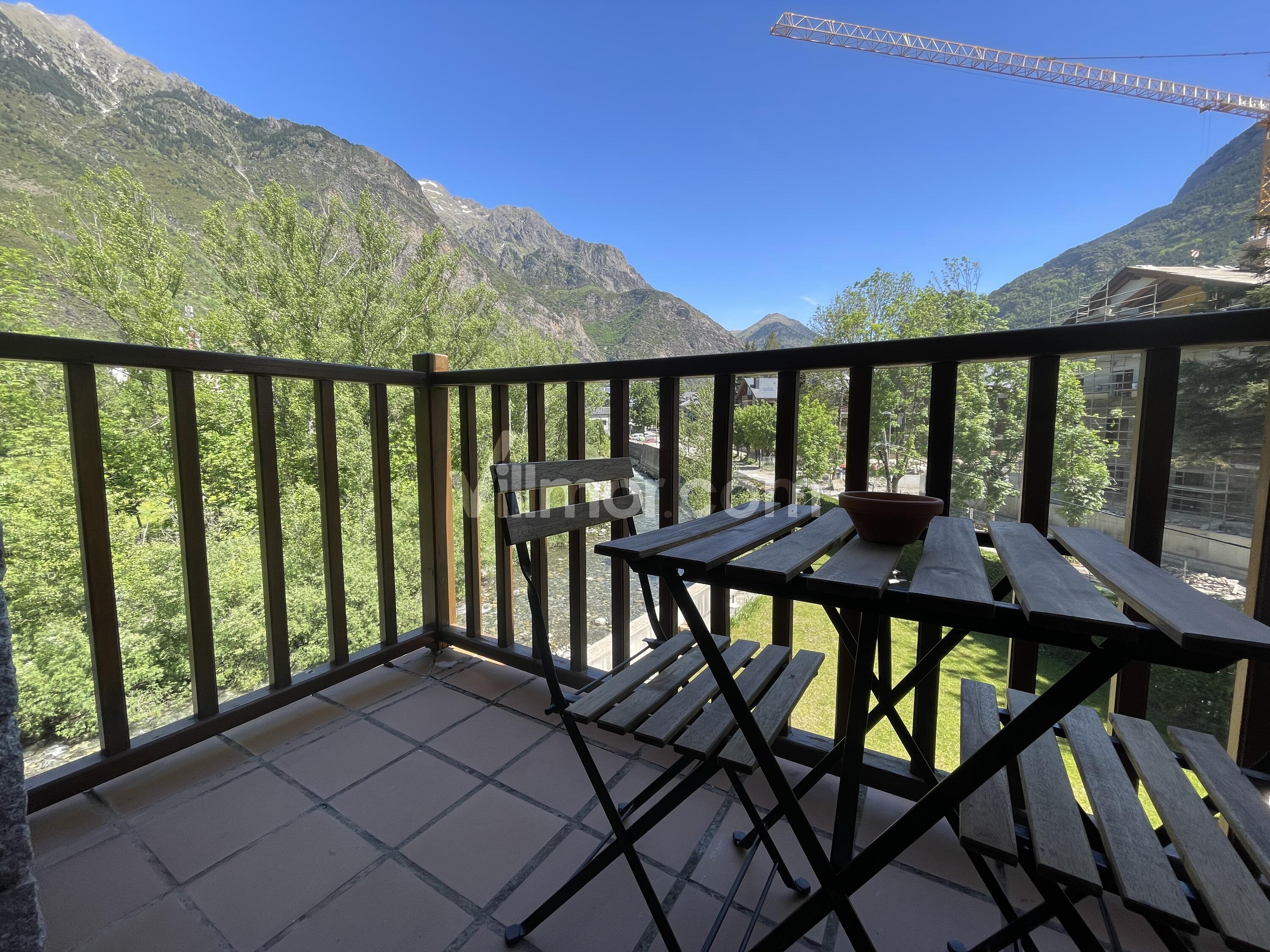 B13 - Edificio La Granja Benasque