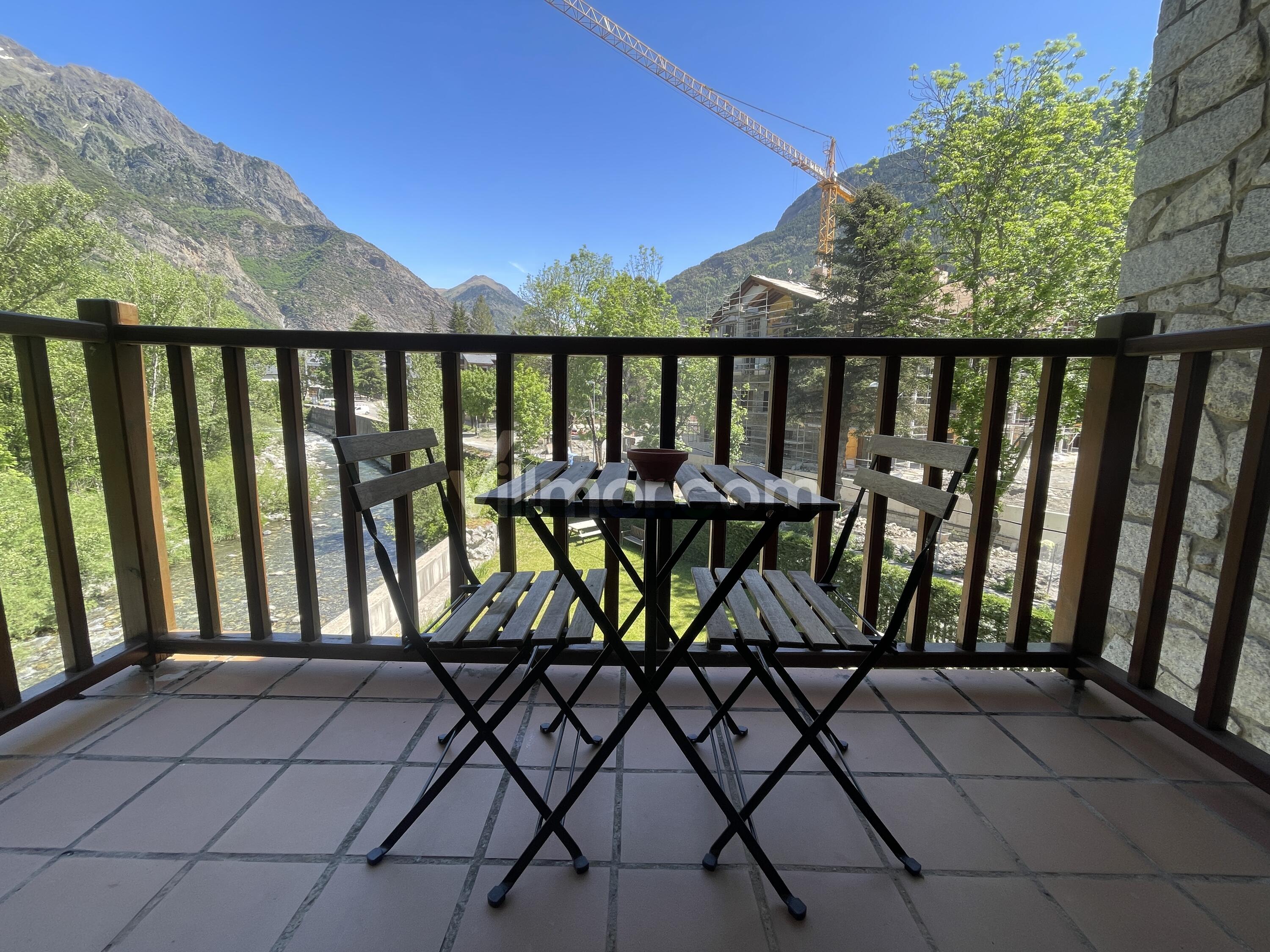 B13 - Edificio La Granja Benasque